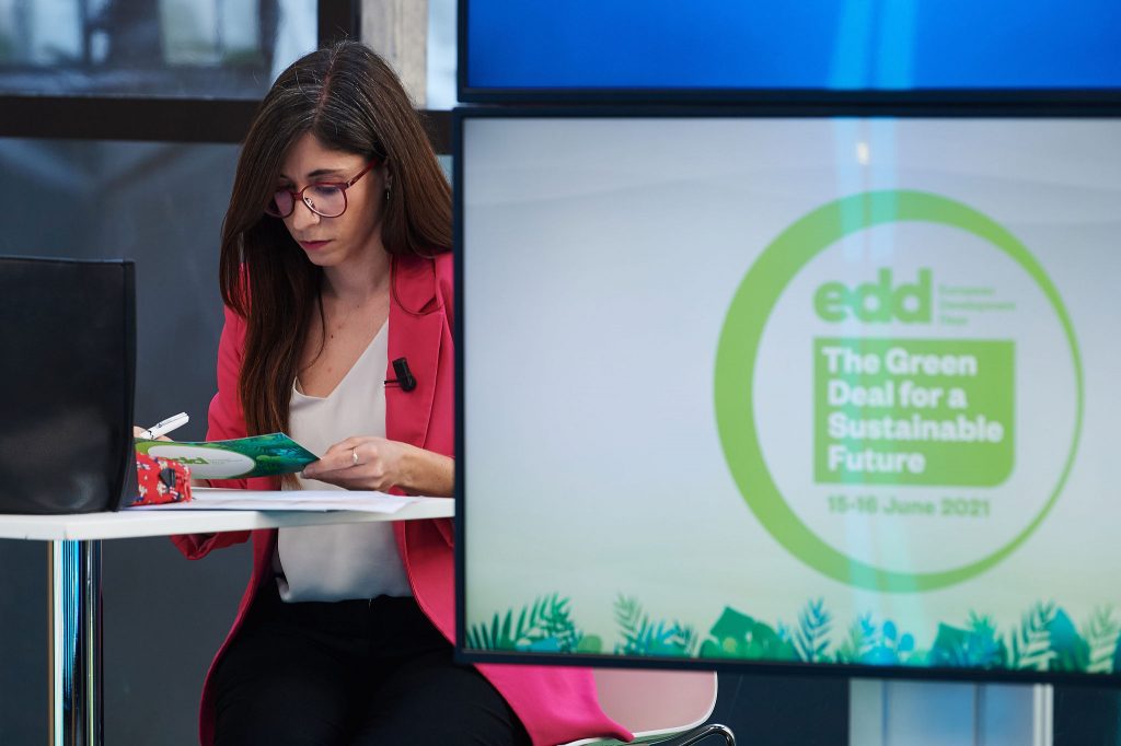 Beatriz Rios - Moderating.EU